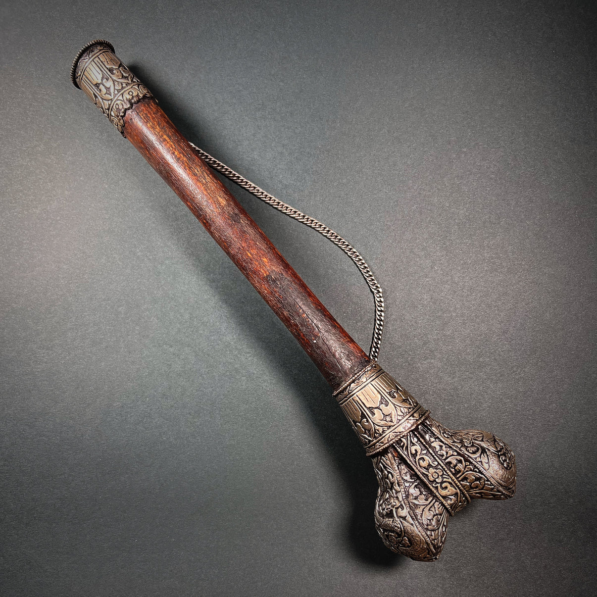Tibetan Human Thigh Bone Silver Inlaid Trumpet Kangling – Götan maailma