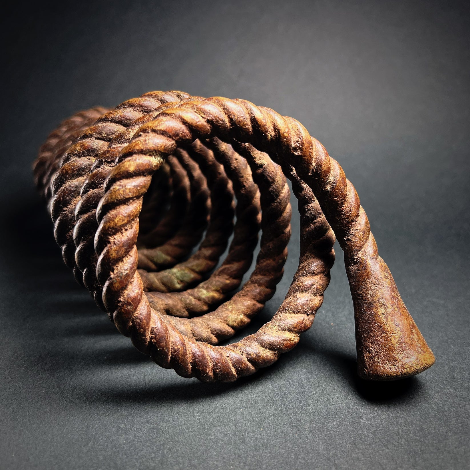 Igbo Coiled Copper Alloy Currency Manilla – Götan maailma