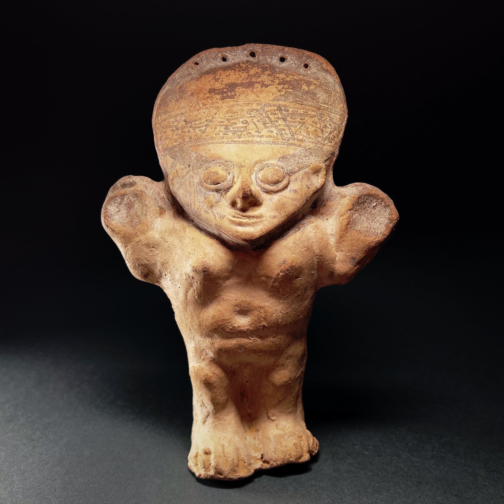 Chancay Pottery Standing Female Figure Cuchimilco – Götan maailma